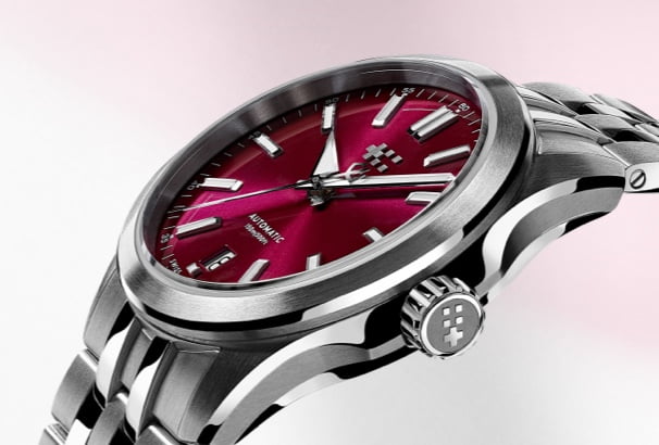 Introducing the NEW C63 Sealander GMT in Dragonfly Blue (Sellita SW330 ...